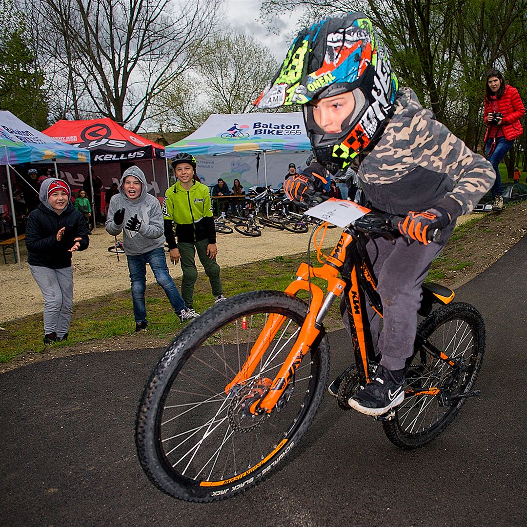 Vinxi - Chasing the Action